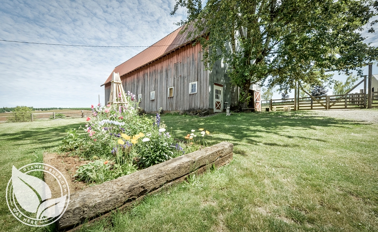 Cozy Cottage Getaway in Oregon | Glamping in Oregon