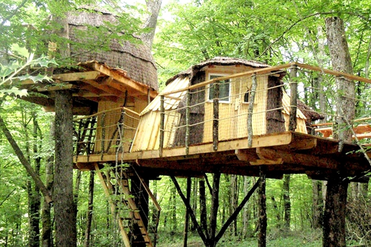 Tree House Getaways | glampinghub.com