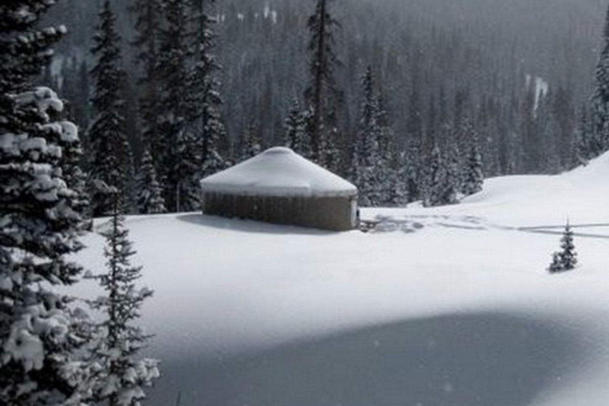 Winter Weekend Getaways | glampinghub.com